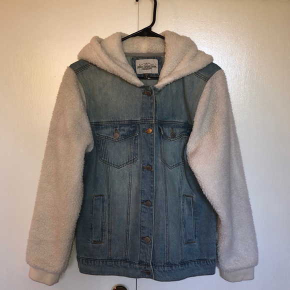 Ashley Vintage Charm | Jackets & Coats | Vintage Style White Fluffy ...
